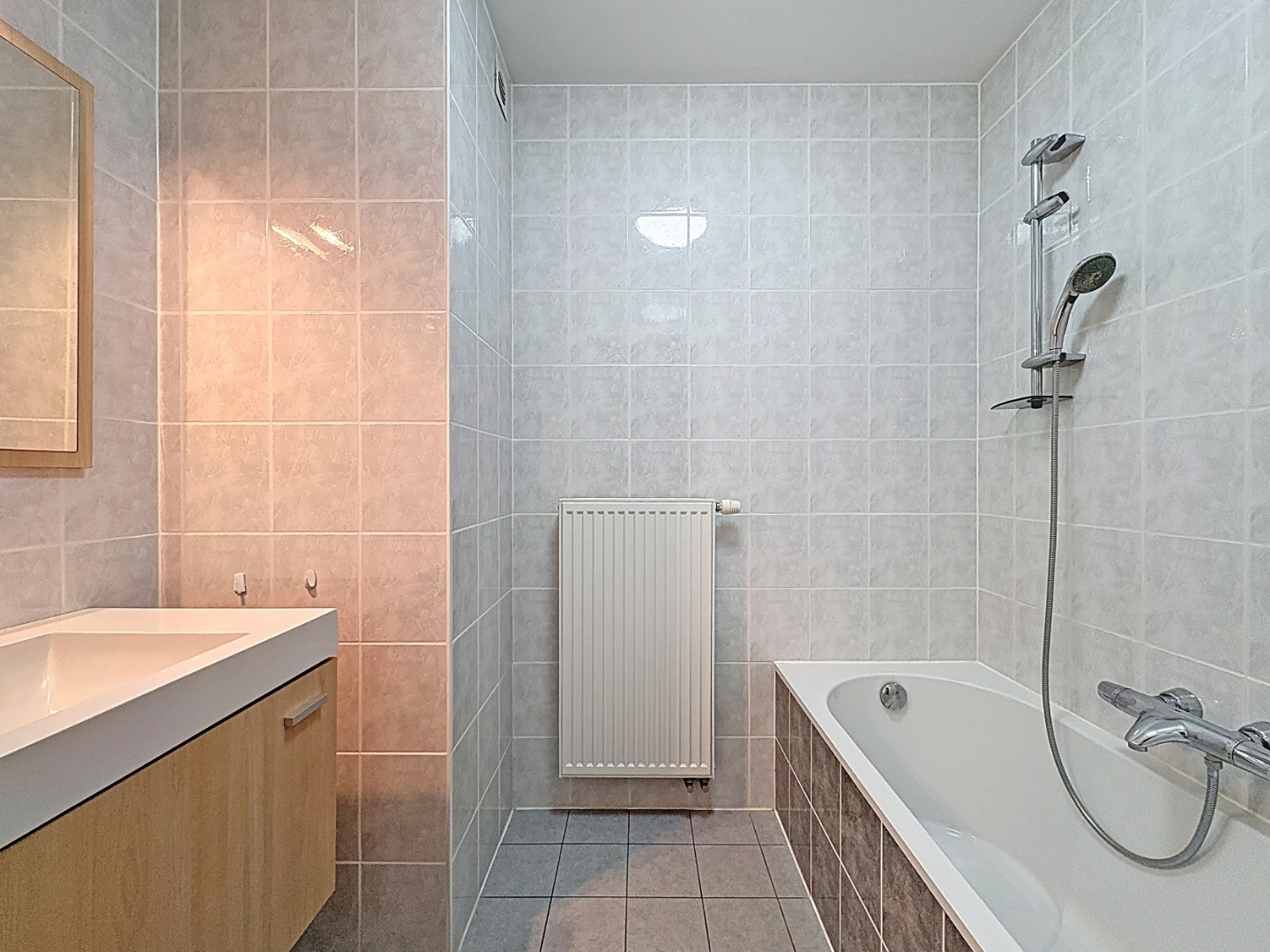 Doorloopappartement in het centrum van De Panne. - Appartement Te koop ...